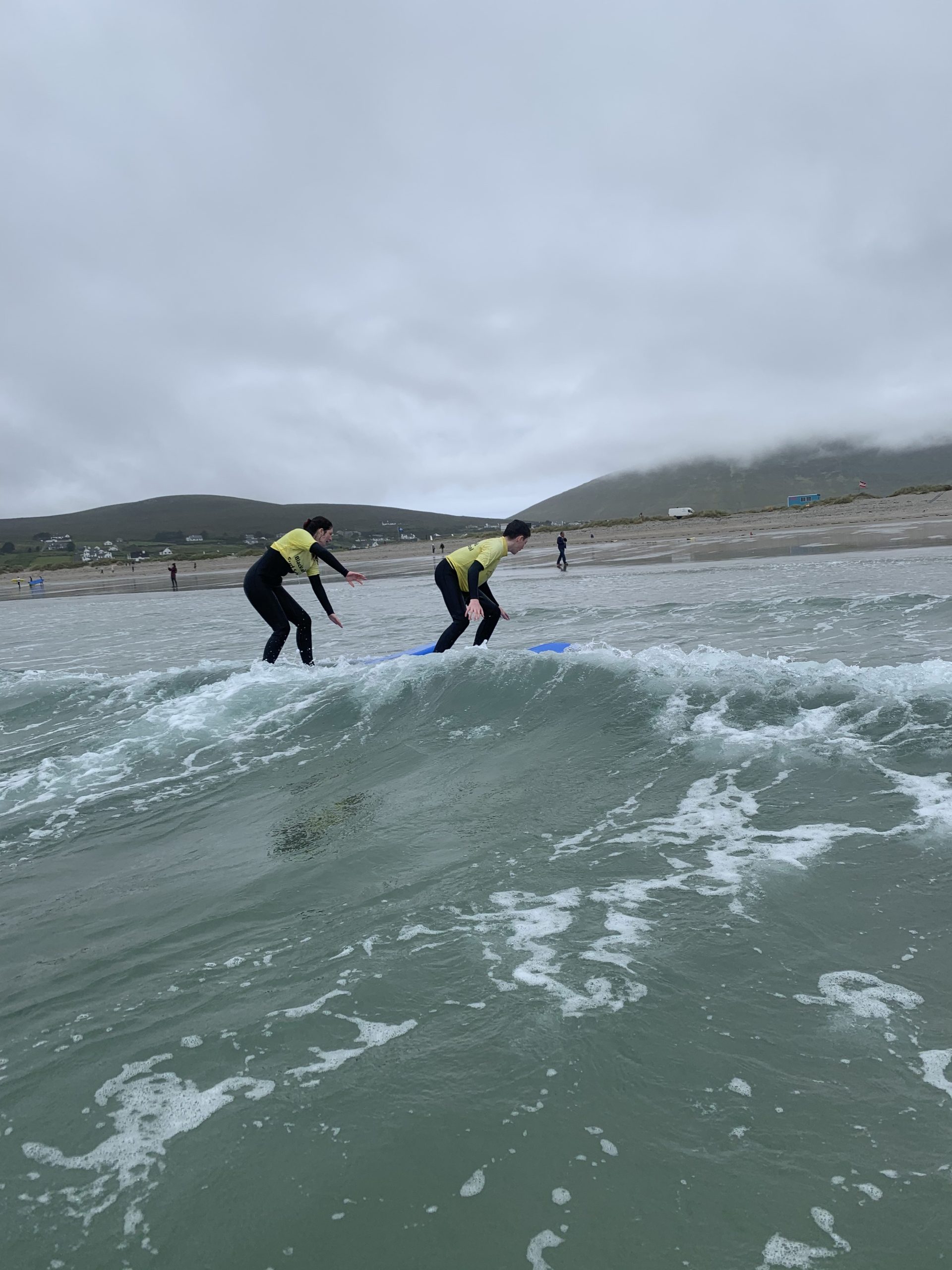 BEGINNER SURF LESSONS - Blackfield Watersports